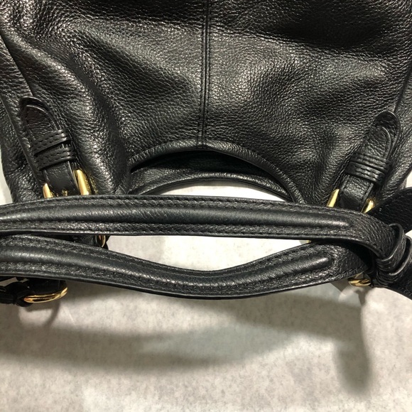 Danier | Bags | Danier Pebbled Leather Shoulder Bag | Poshmark